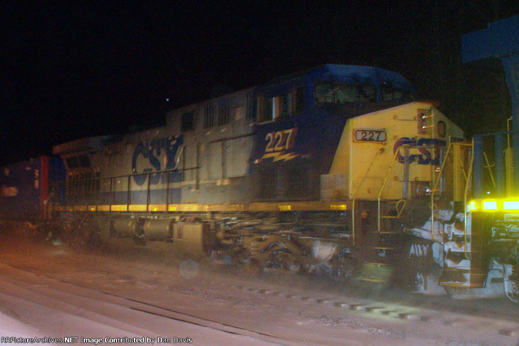 CSX AC44CW 237 trails a pair of GEVOs on Q034-24